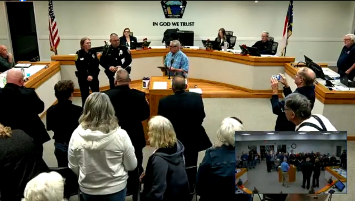 Boiling Spring Lakes honors five police officers who responded to ...